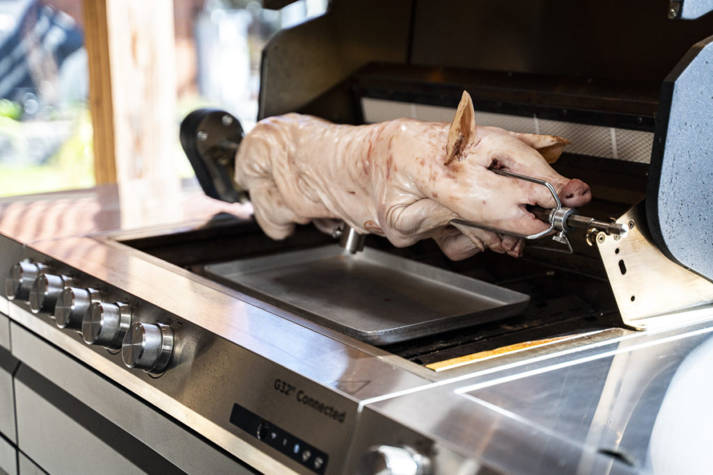 Kurzbericht: Spanferkel vom G32 Drehspieß - bigBBQ